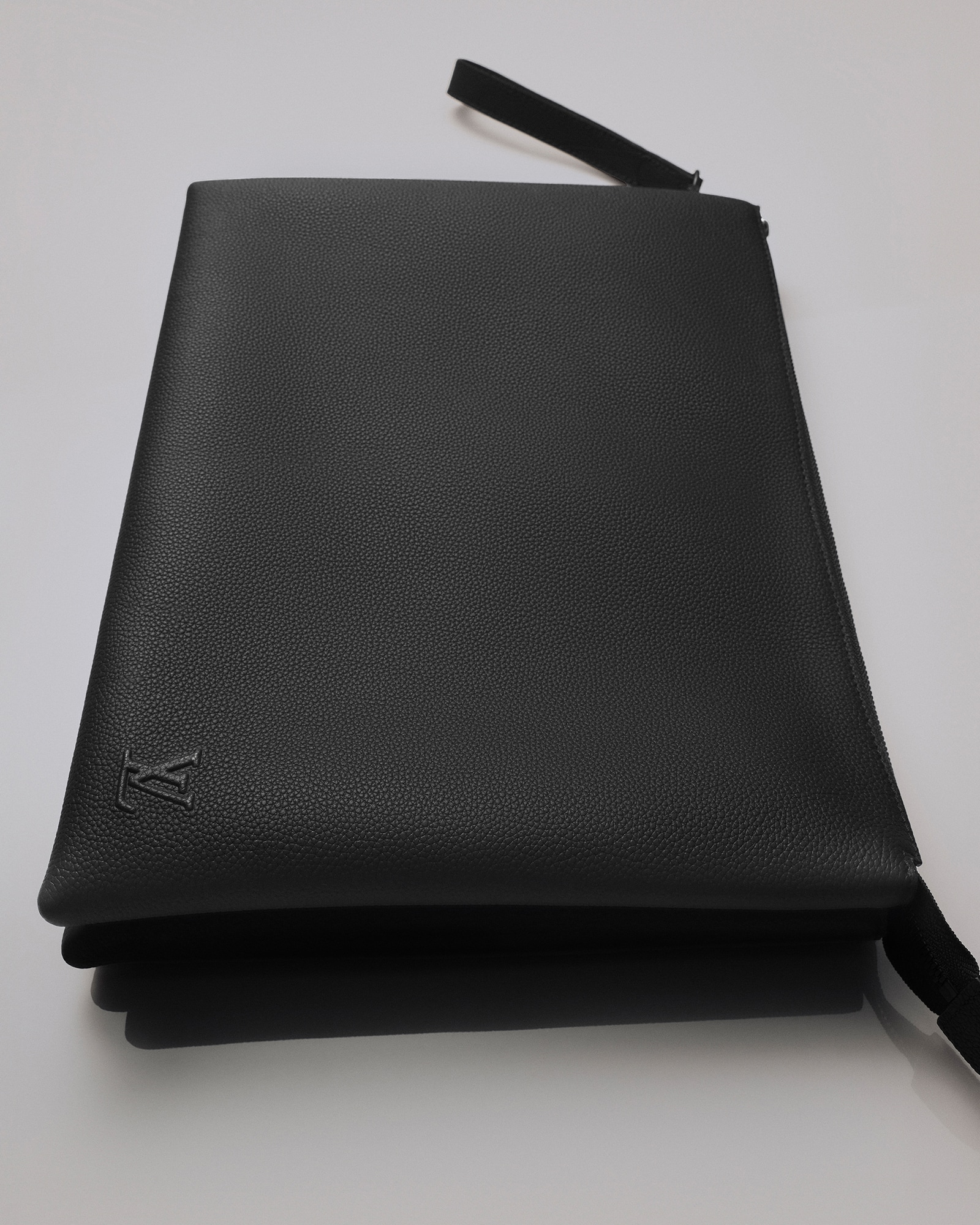 Men’s Pouches & Clutch Bags Collection | LOUIS VUITTON