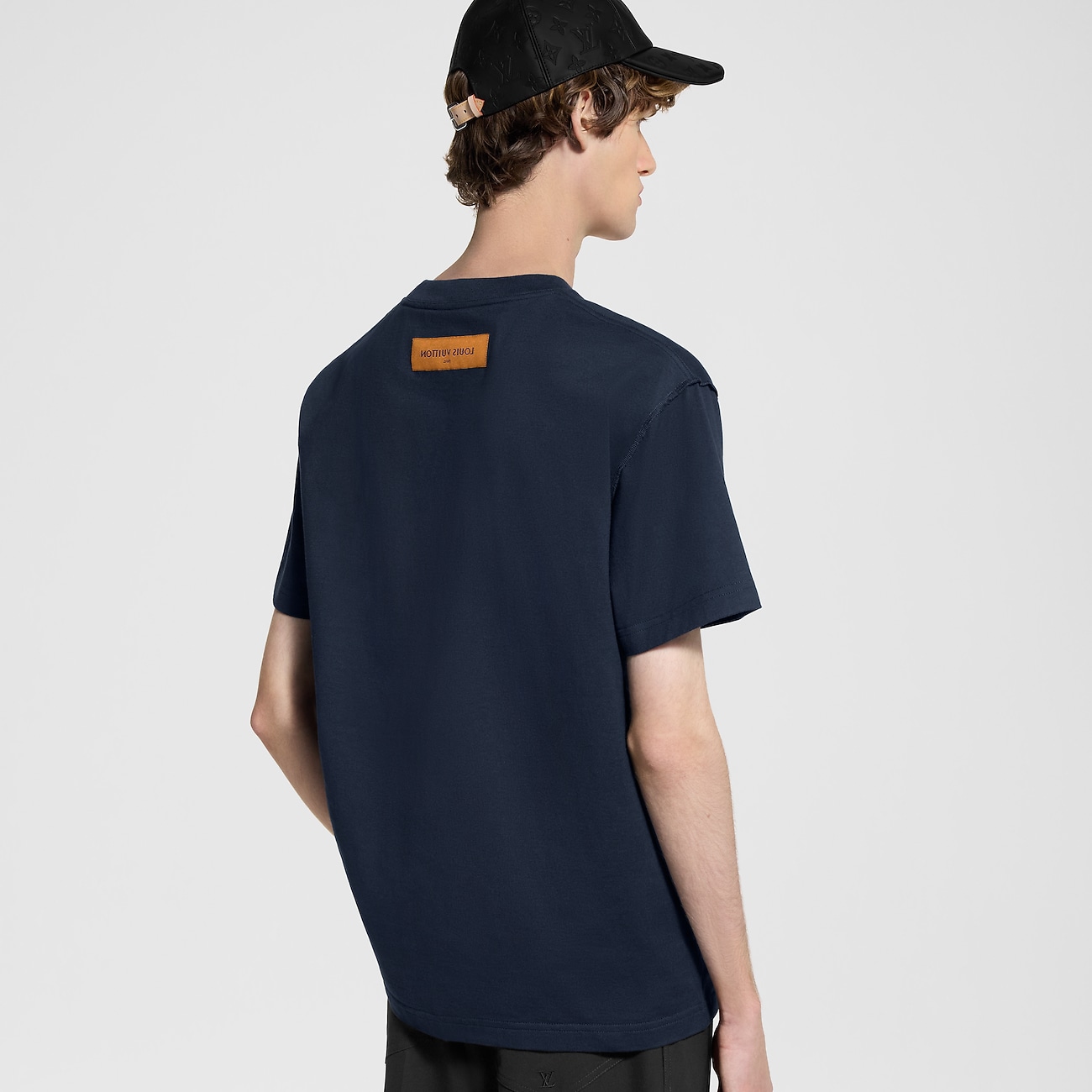 Embossed LV T-Shirt - Ready-to-Wear | LOUIS VUITTON