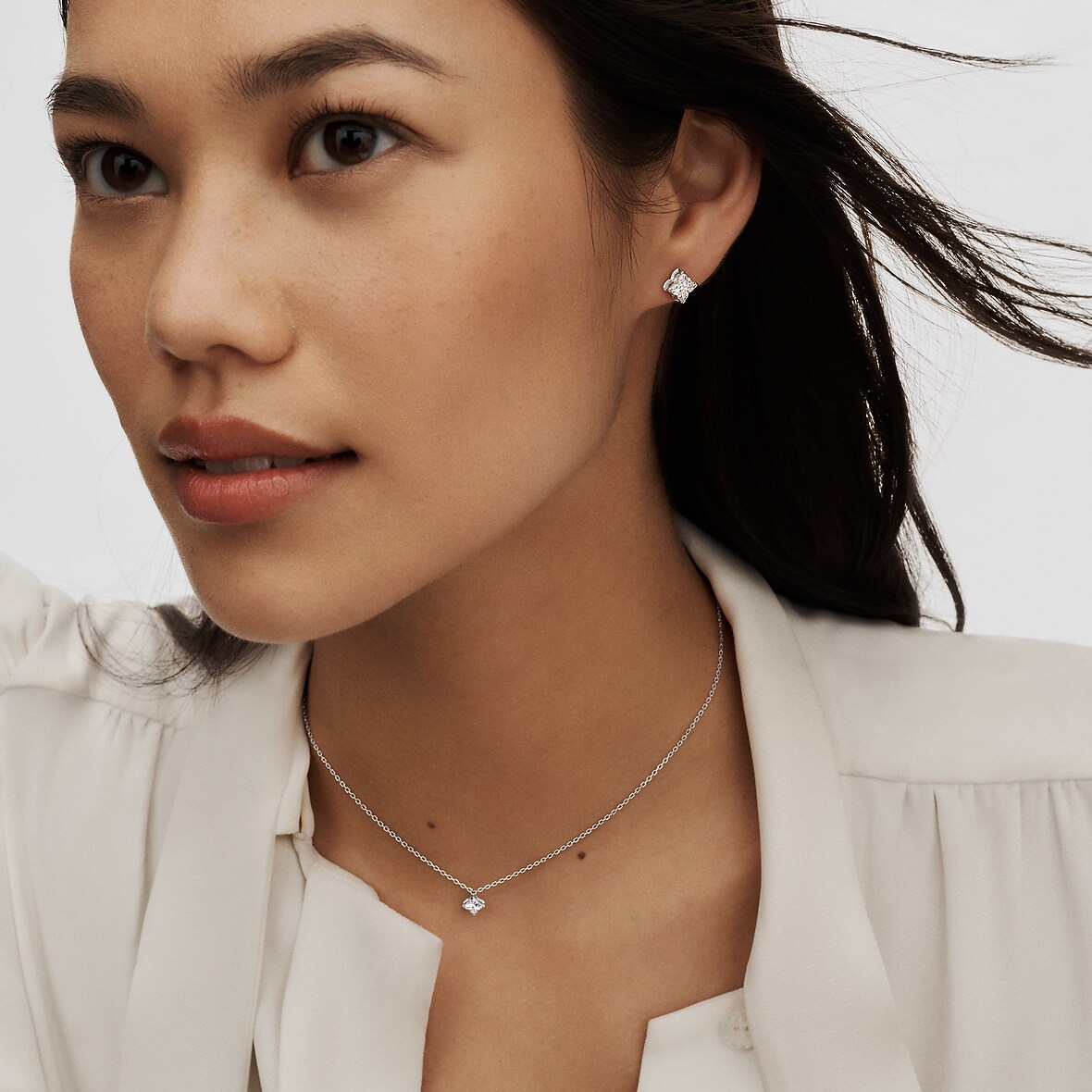 LV Diamonds Stud, LV Monogram Star cut - per unit - Collections | LOUIS ...