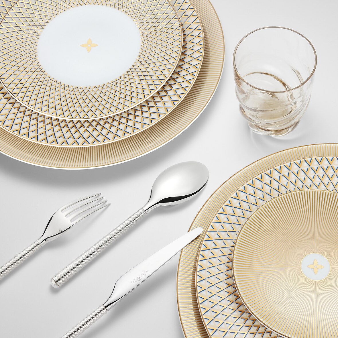 Splendor Set Of 2 Soup Plates - Home and Art of Dining | LOUIS VUITTON
